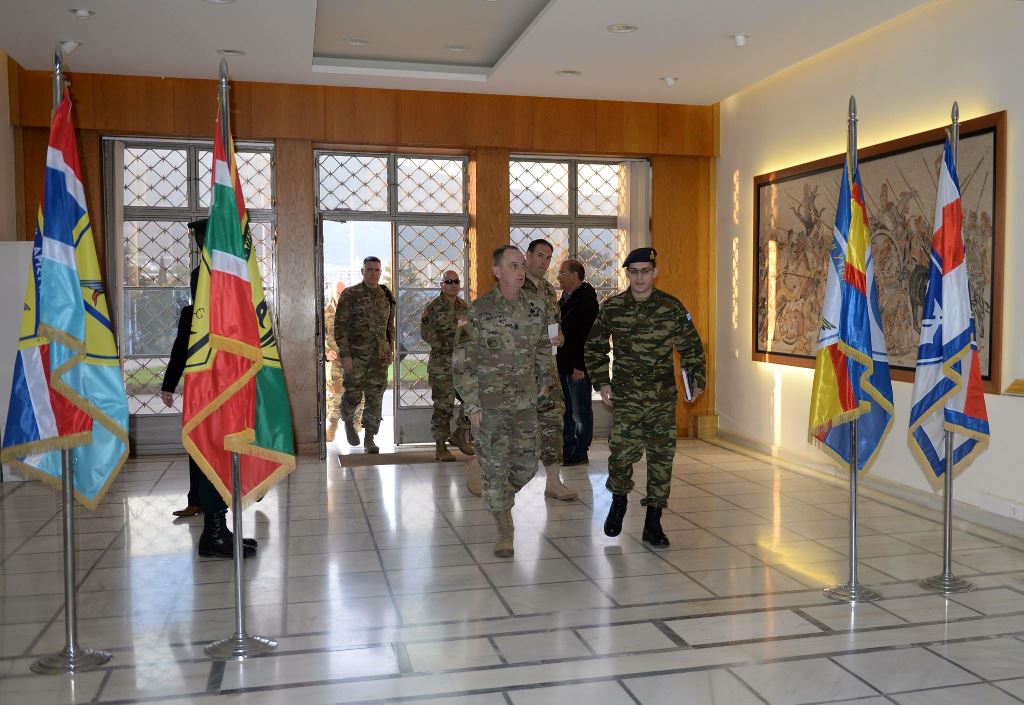 US Army Training and Doctrine Command (TRADOC) CSM visit to HAGS – Army.gr